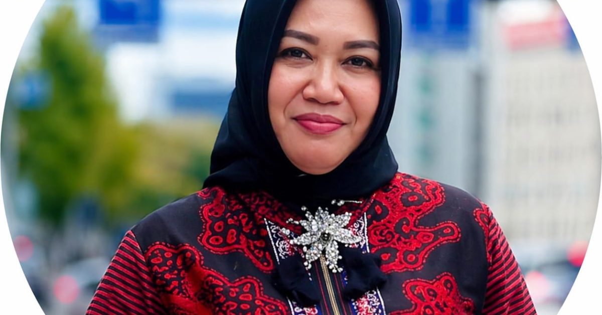 Safitri Malik Soulisa: Dari Ibu Rumah Tangga ke Panggung Politik ...